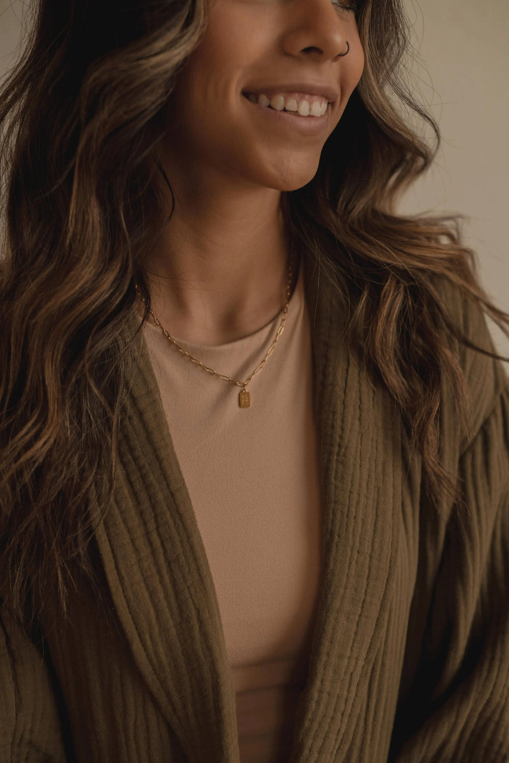 TRUE LIGHT MINI TAG NECKLACE - Elegant Simplicity – UNCOMMON REIGN